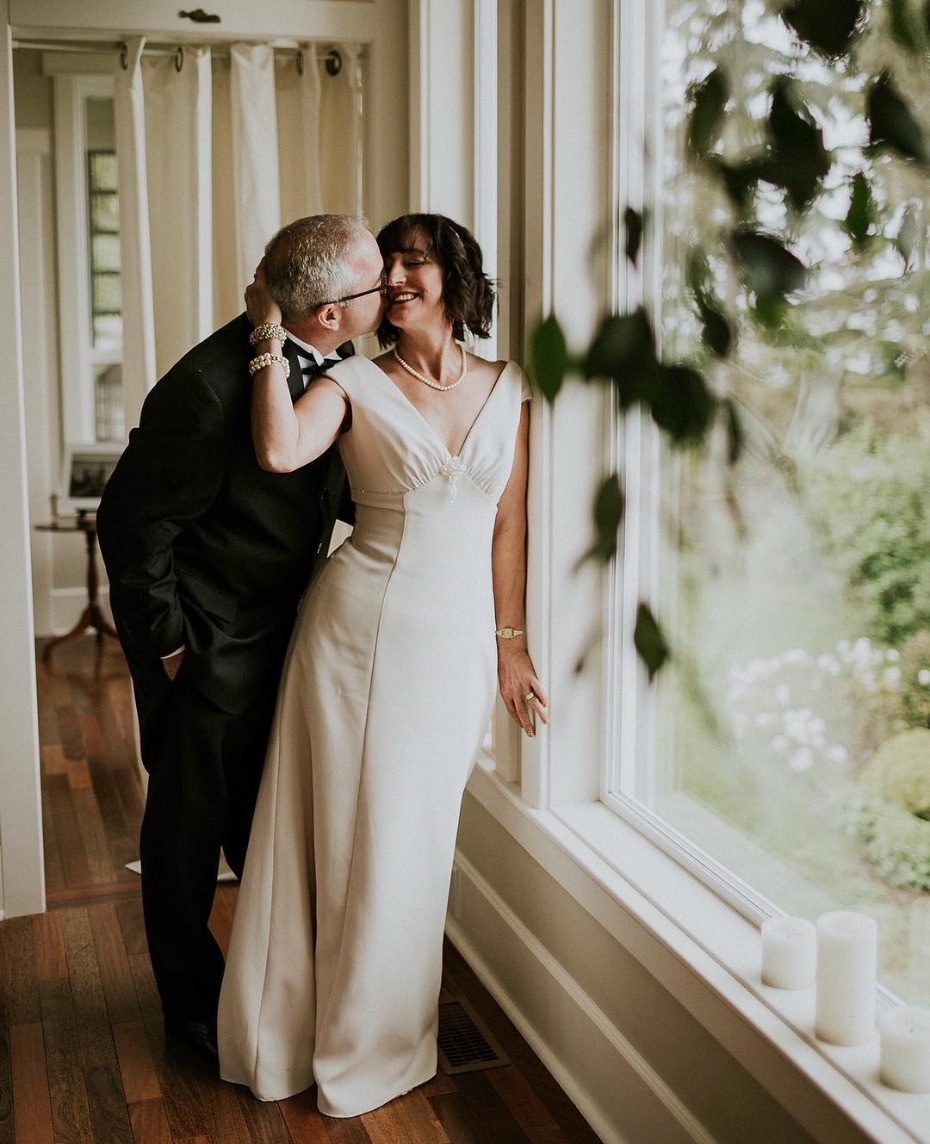 What To Wear If You re Renewing Your Vows Weddingchicks